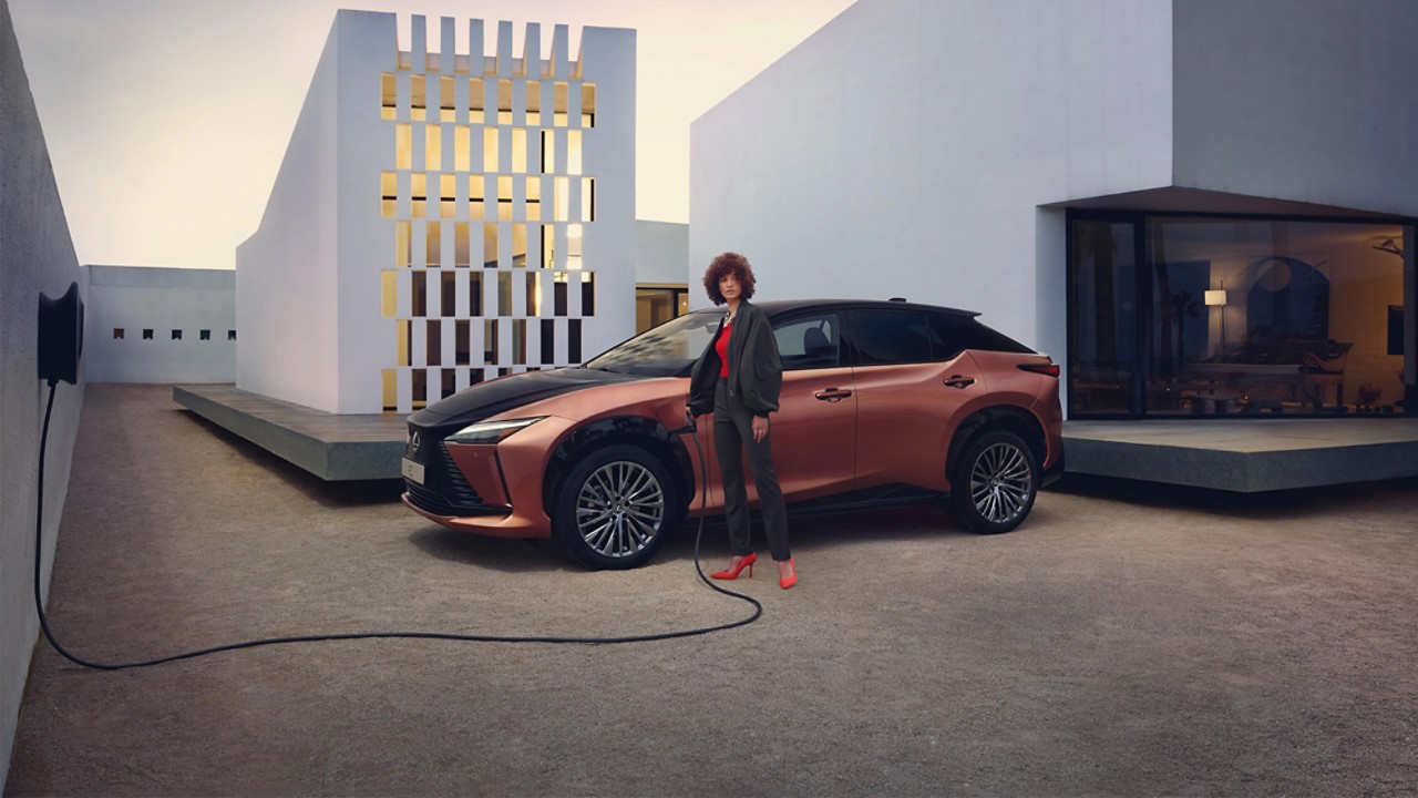 RZ – vollelektrisch und durch und durch Lexus | Lexus DE