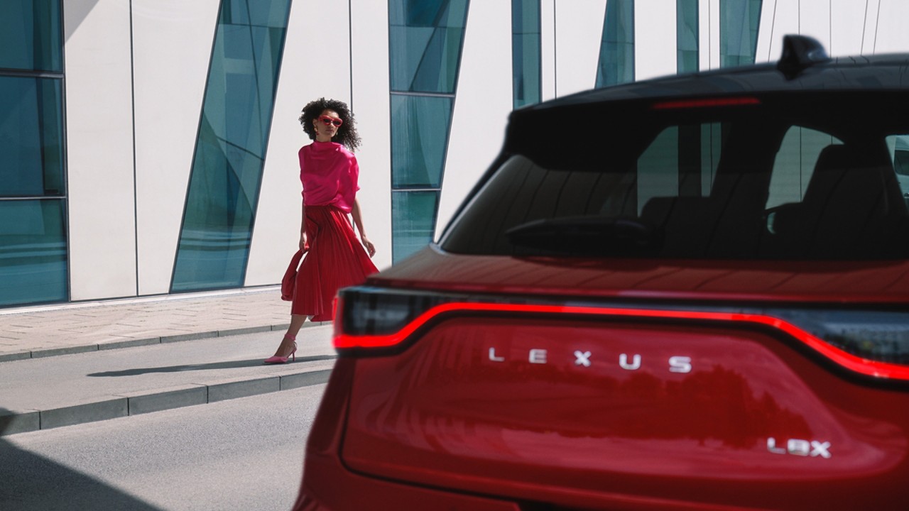 Der selbstladende Lexus LBX Hybrid | Lexus DE