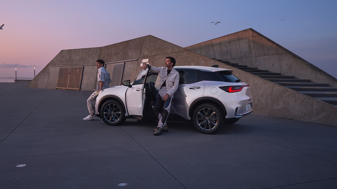 Der selbstladende Lexus LBX Hybrid | Lexus DE