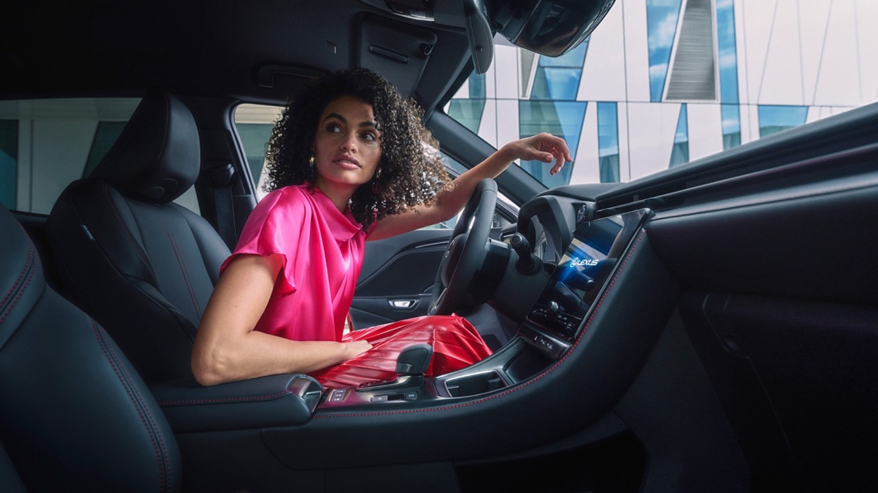 Der selbstladende Lexus LBX Hybrid | Lexus DE