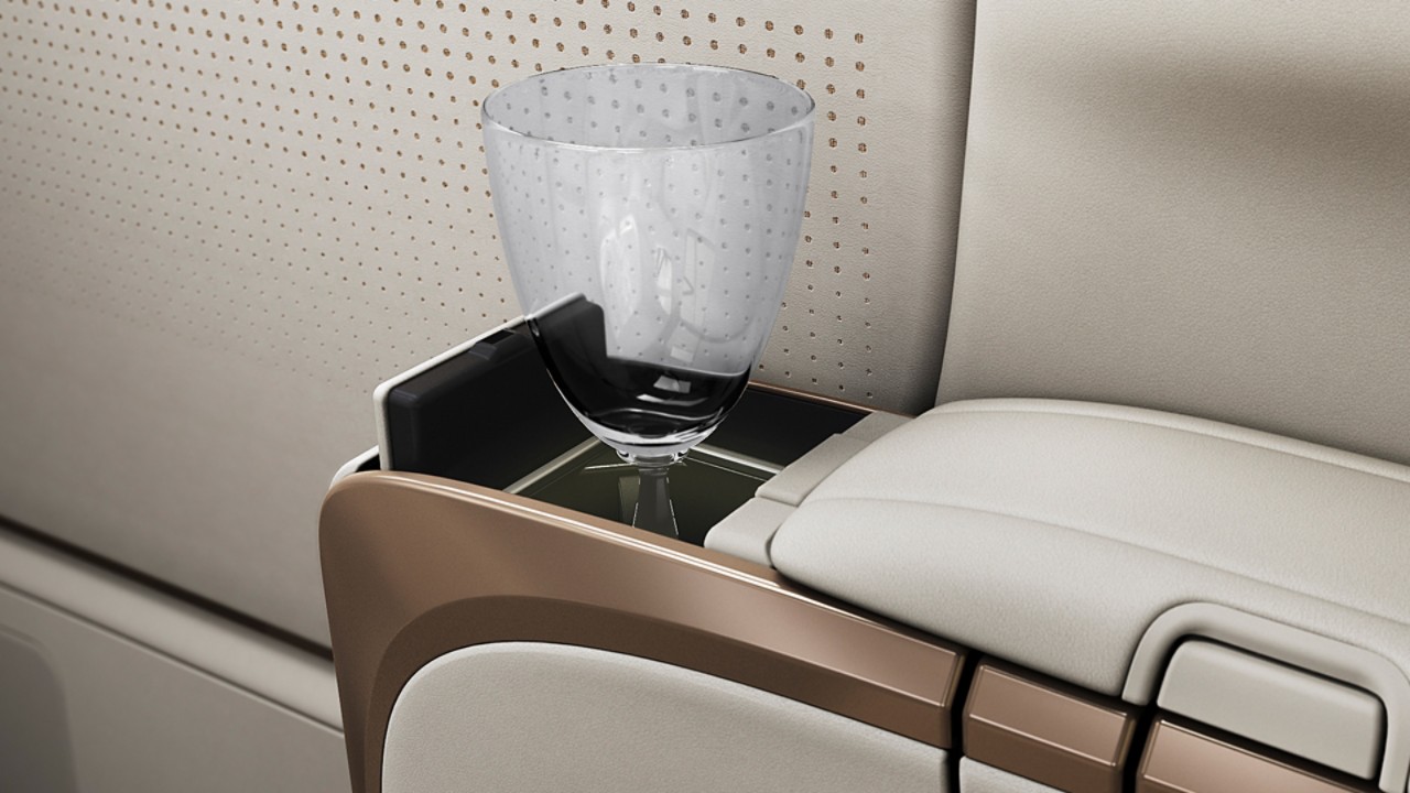 Der Lexus LM Chauffeur-Van | Lexus DE