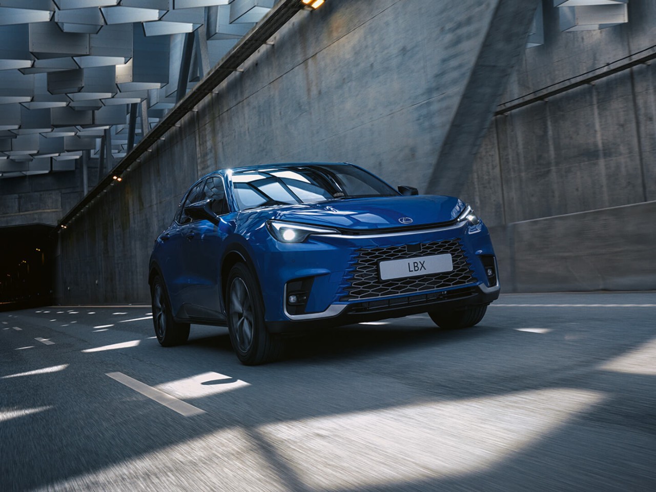Der selbstladende LBX Hybrid | Lexus DE